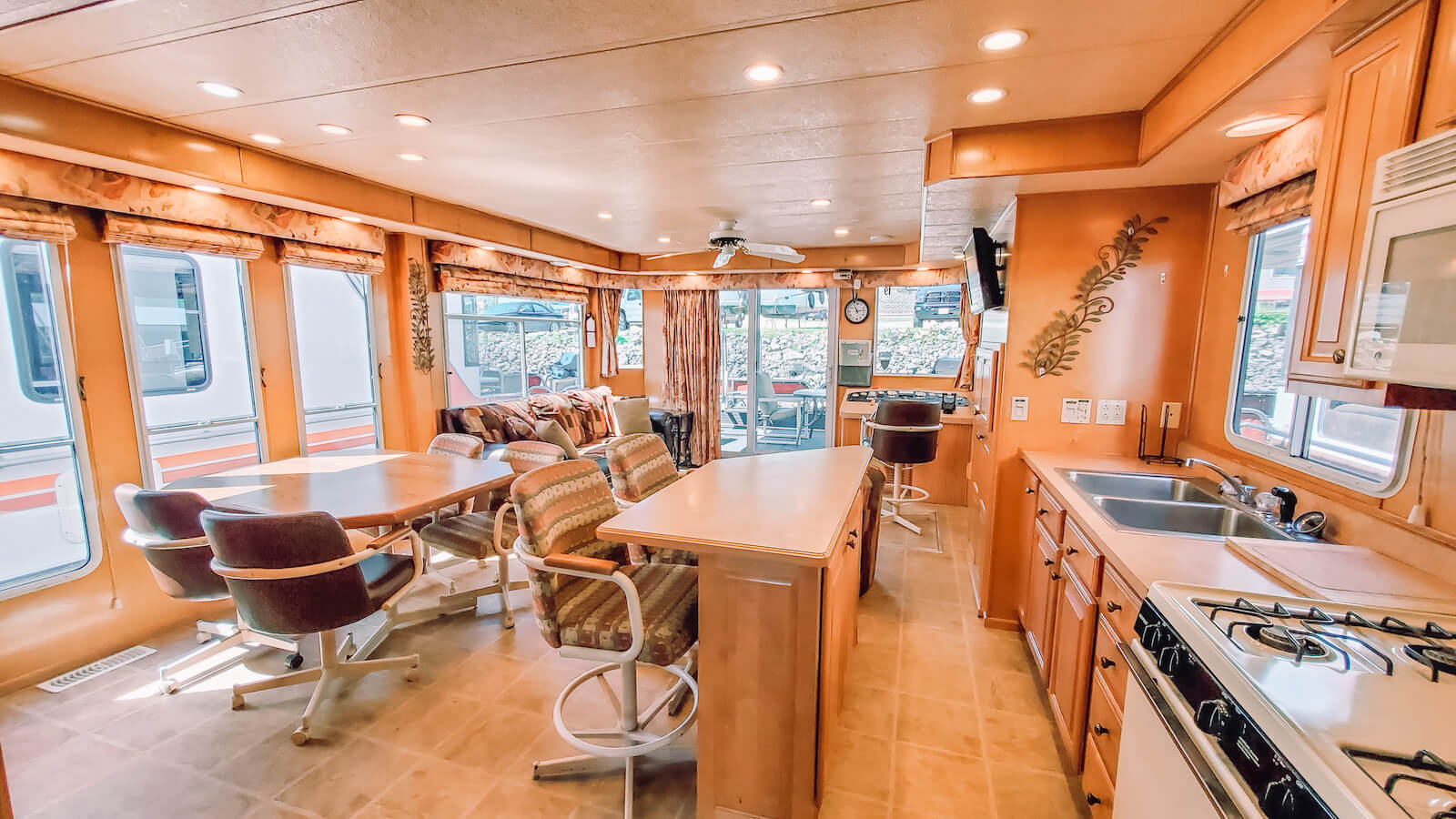 The Party Top Sharpe #1 – S&S Boat Rentals