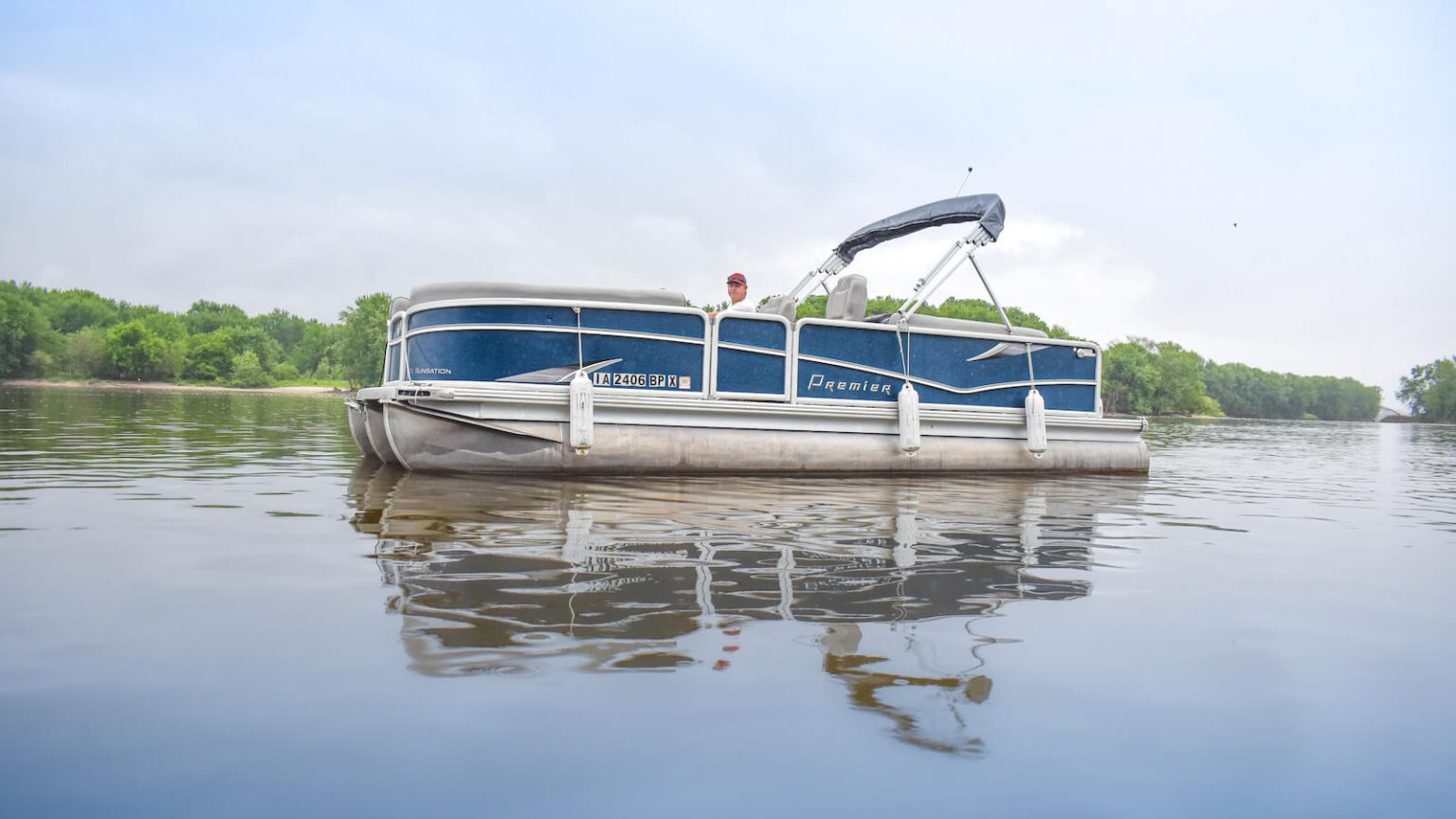 Pontoon Boats – S&S Boat Rentals